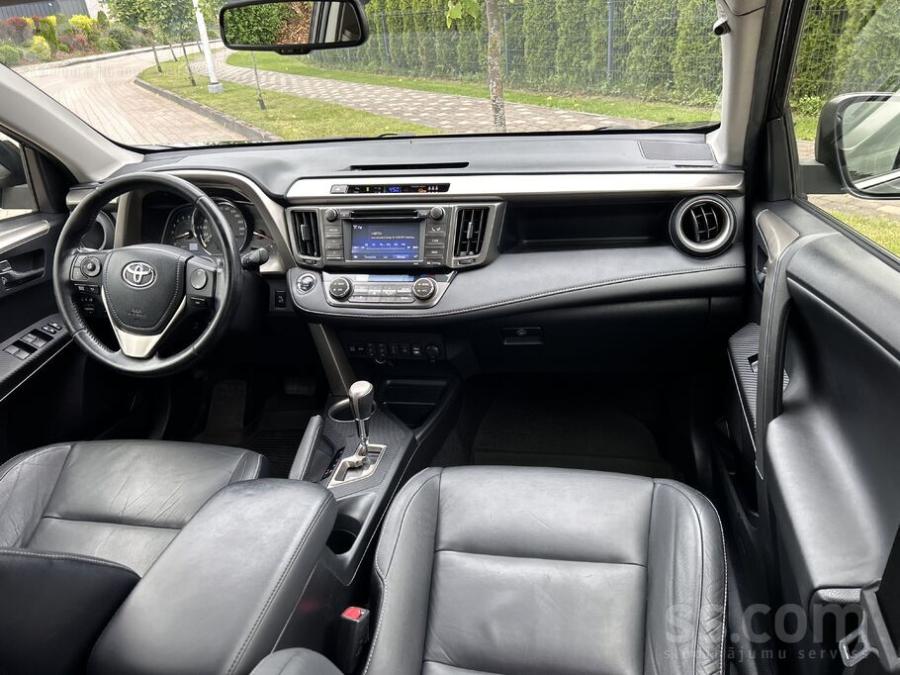 Melns Toyota RAV4 2014 Rīga, ar dzinēja tilpumu 2.20 L un nobraukumu 284 tūkst. km par 9950 €, foto 18 vietnē AUTOMOTO.COM.LV