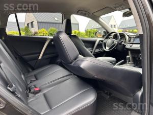 Melns Toyota RAV4 2014 Rīga, ar dzinēja tilpumu 2.20 L un nobraukumu 284 tūkst. km par 9950 €, foto 19 vietnē AUTOMOTO.COM.LV