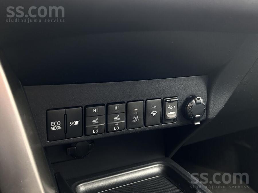 Melns Toyota RAV4 2014 Rīga, ar dzinēja tilpumu 2.20 L un nobraukumu 284 tūkst. km par 9950 €, foto 22 vietnē AUTOMOTO.COM.LV