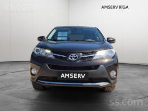 Black Toyota RAV4 2014 in Riga, with an engine capacity of 2.00 L and mileage of 249 thousand km for 9700 €, photo 6 on AUTOMOTO.COM.LV
