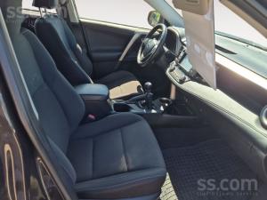 Black Toyota RAV4 2014 in Riga, with an engine capacity of 2.00 L and mileage of 249 thousand km for 9700 €, photo 7 on AUTOMOTO.COM.LV