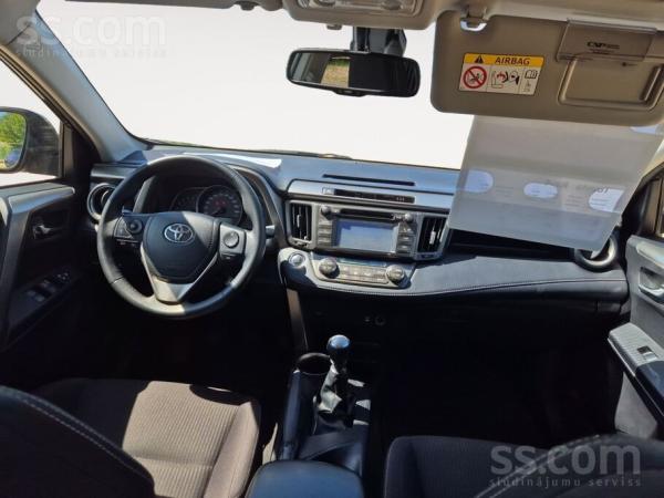 Melns Toyota RAV4 2014 Rīga, ar dzinēja tilpumu 2.00 L un nobraukumu 249 tūkst. km par 9700 €, foto 8 vietnē AUTOMOTO.COM.LV