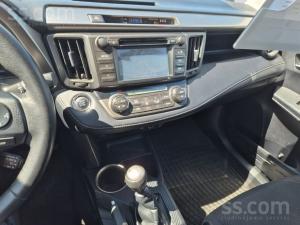 Black Toyota RAV4 2014 in Riga, with an engine capacity of 2.00 L and mileage of 249 thousand km for 9700 €, photo 15 on AUTOMOTO.COM.LV