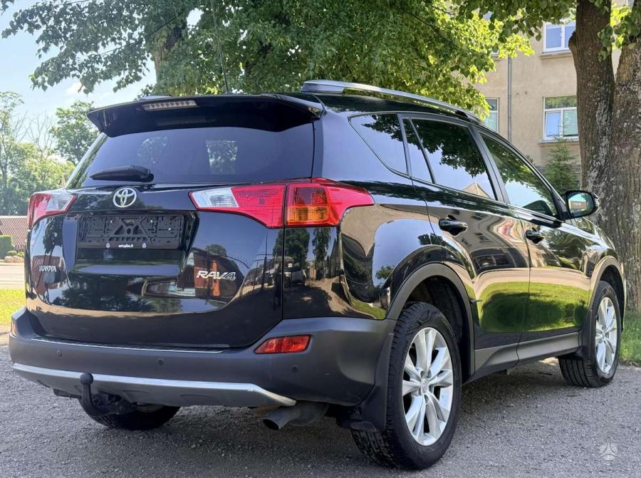 Melns Toyota RAV4 2014 Ukmergė, ar dzinēja tilpumu 2.00 L un nobraukumu 260 tūkst. km par 11750 €, foto 4 vietnē AUTOMOTO.COM.LV