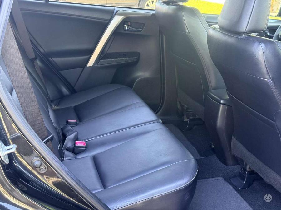Melns Toyota RAV4 2014 Ukmergė, ar dzinēja tilpumu 2.00 L un nobraukumu 260 tūkst. km par 11750 €, foto 13 vietnē AUTOMOTO.COM.LV