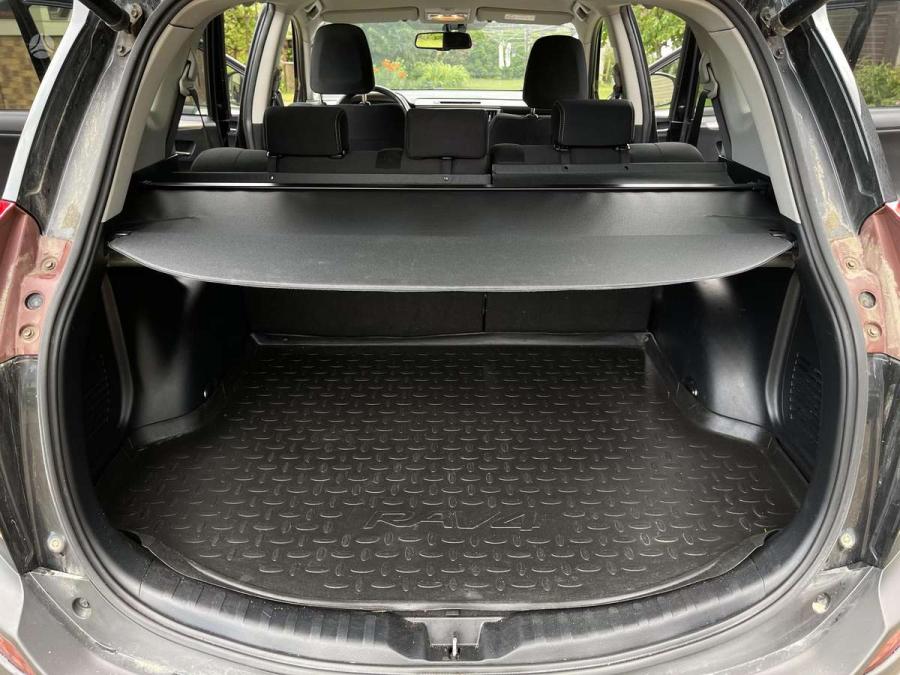 Melns Toyota RAV4 2014 Pasvalys, ar dzinēja tilpumu 2.23 L un nobraukumu 240 tūkst. km par 10999 €, foto 10 vietnē AUTOMOTO.COM.LV