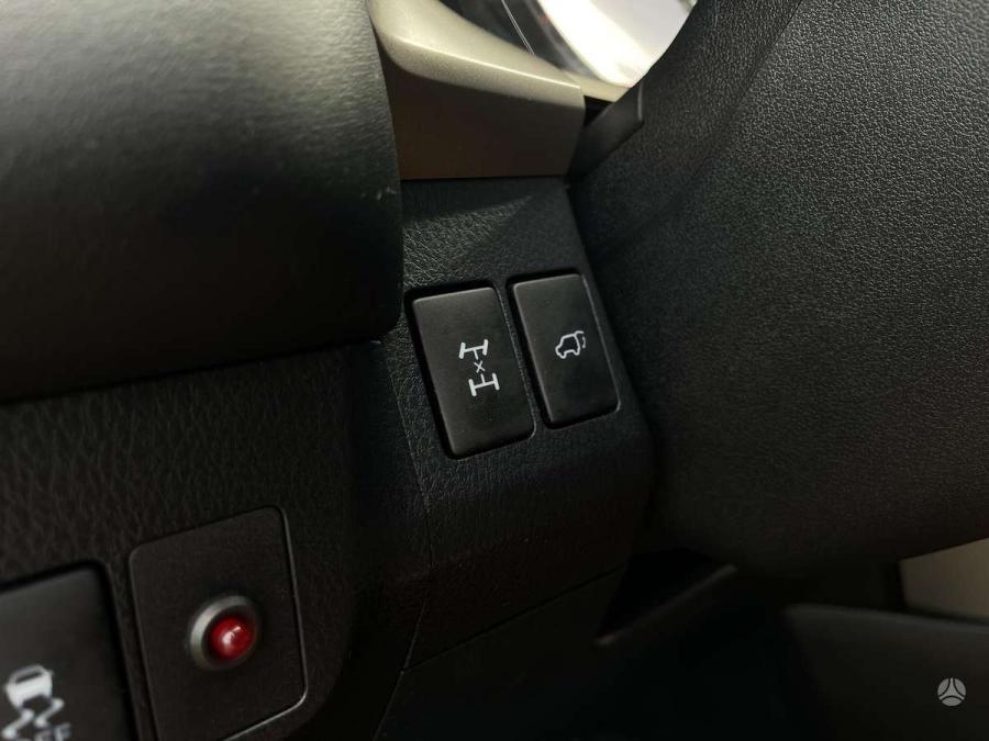 Melns Toyota RAV4 2014 Pasvalys, ar dzinēja tilpumu 2.23 L un nobraukumu 240 tūkst. km par 10999 €, foto 20 vietnē AUTOMOTO.COM.LV