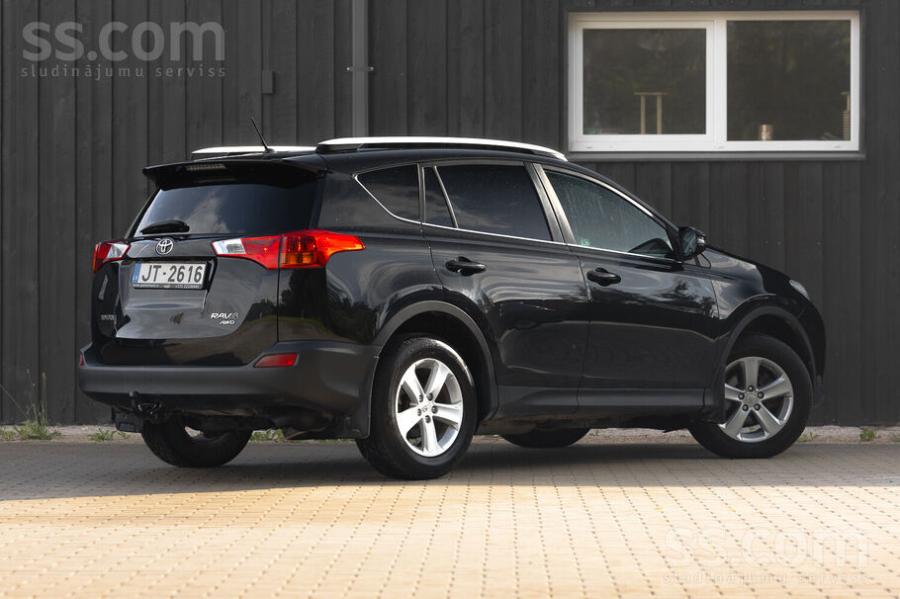 Melns Toyota RAV4 2014 Jelgava, ar dzinēja tilpumu 2.00 L un nobraukumu 326 tūkst. km par 9900 €, foto 6 vietnē AUTOMOTO.COM.LV