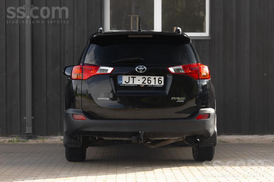 Melns Toyota RAV4 2014 Jelgava, ar dzinēja tilpumu 2.00 L un nobraukumu 326 tūkst. km par 9900 €, foto 7 vietnē AUTOMOTO.COM.LV