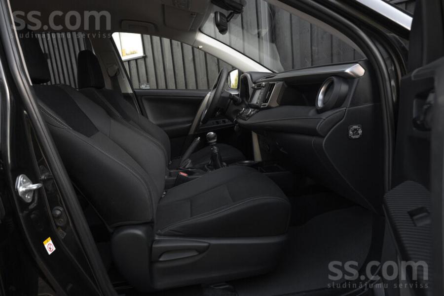 Melns Toyota RAV4 2014 Jelgava, ar dzinēja tilpumu 2.00 L un nobraukumu 326 tūkst. km par 9900 €, foto 8 vietnē AUTOMOTO.COM.LV