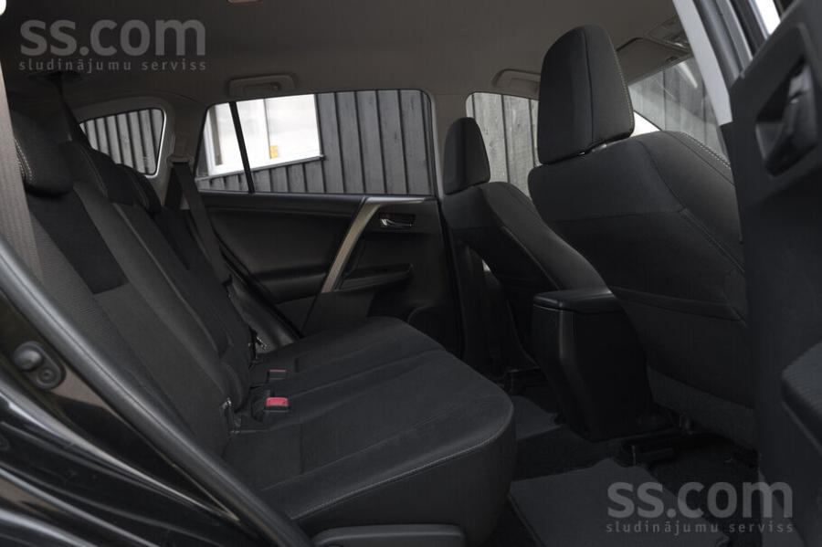 Melns Toyota RAV4 2014 Jelgava, ar dzinēja tilpumu 2.00 L un nobraukumu 326 tūkst. km par 9900 €, foto 10 vietnē AUTOMOTO.COM.LV