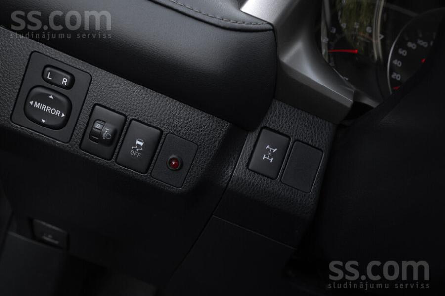 Melns Toyota RAV4 2014 Jelgava, ar dzinēja tilpumu 2.00 L un nobraukumu 326 tūkst. km par 9900 €, foto 14 vietnē AUTOMOTO.COM.LV