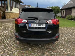Black Toyota RAV4 2014 in Pasvalys, with an engine capacity of 2.20 L and mileage of 240 thousand km for 10800 €, photo 6 on AUTOMOTO.COM.LV
