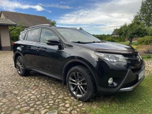 Black Toyota RAV4 2014 in Pasvalys, with an engine capacity of 2.20 L and mileage of 240 thousand km for 10800 €, photo 12 on AUTOMOTO.COM.LV