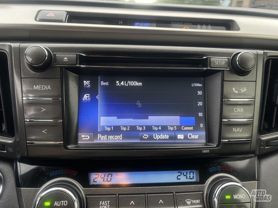 Black Toyota RAV4 2014 in Pasvalys, with an engine capacity of 2.20 L and mileage of 240 thousand km for 10800 €, photo 20 on AUTOMOTO.COM.LV