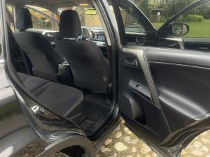 Black Toyota RAV4 2014 in Pasvalys, with an engine capacity of 2.20 L and mileage of 240 thousand km for 10800 €, photo 23 on AUTOMOTO.COM.LV
