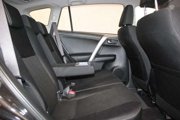 Melns Toyota RAV4 2014 Kauņa, ar dzinēja tilpumu 2.00 L un nobraukumu 158 tūkst. km par 12900 €, foto 3 vietnē AUTOMOTO.COM.LV