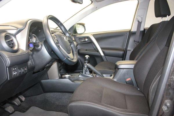 Melns Toyota RAV4 2014 Kauņa, ar dzinēja tilpumu 2.00 L un nobraukumu 158 tūkst. km par 12900 €, foto 7 vietnē AUTOMOTO.COM.LV