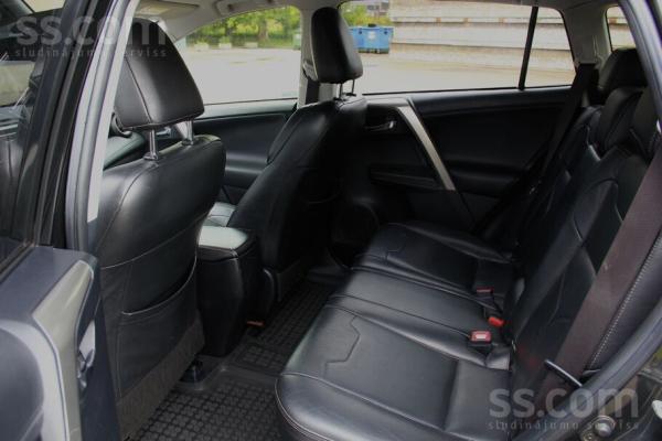 Melns Toyota RAV4 2014 Rīga, ar dzinēja tilpumu 2.00 L un nobraukumu 183 tūkst. km par 11800 €, foto 7 vietnē AUTOMOTO.COM.LV