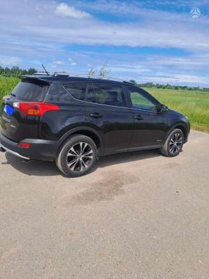 Black Toyota RAV4 2014 in Taurage, with an engine capacity of 2.00 L and mileage of 213 thousand km for 9700 €, photo 3 on AUTOMOTO.COM.LV