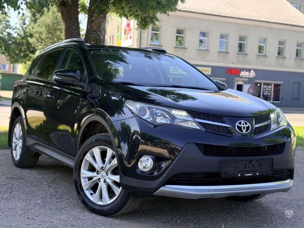 Black Toyota RAV4 2014 in Ukmerge, with an engine capacity of 2.00 L and mileage of 260 thousand km for 11350 €, photo 1 on AUTOMOTO.COM.LV