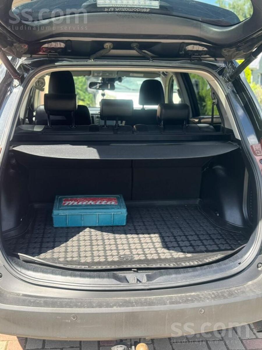 Melns Toyota RAV4 2014 Rīga, ar dzinēja tilpumu 2.20 L un nobraukumu 193 tūkst. km par 11500 €, foto 5 vietnē AUTOMOTO.COM.LV