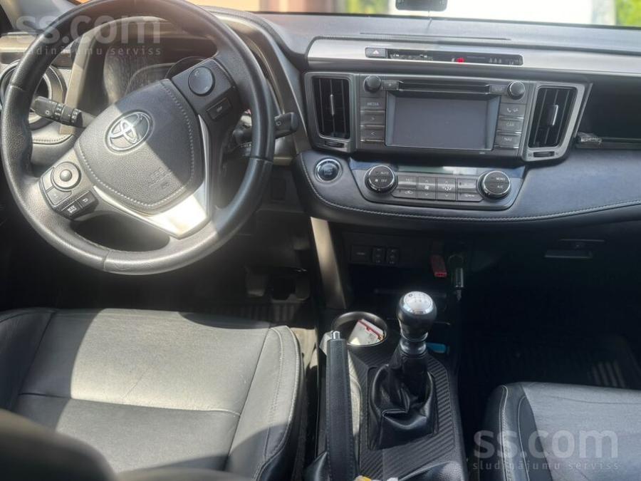 Melns Toyota RAV4 2014 Rīga, ar dzinēja tilpumu 2.20 L un nobraukumu 193 tūkst. km par 11500 €, foto 7 vietnē AUTOMOTO.COM.LV