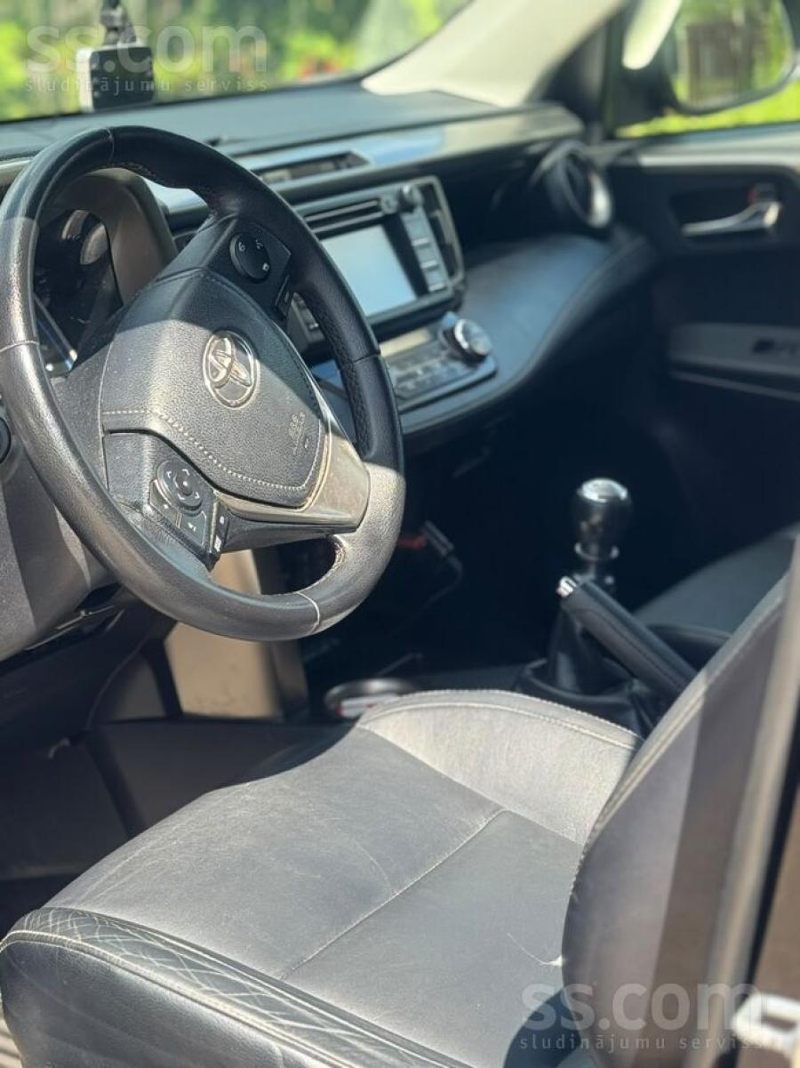 Melns Toyota RAV4 2014 Rīga, ar dzinēja tilpumu 2.20 L un nobraukumu 193 tūkst. km par 11500 €, foto 9 vietnē AUTOMOTO.COM.LV