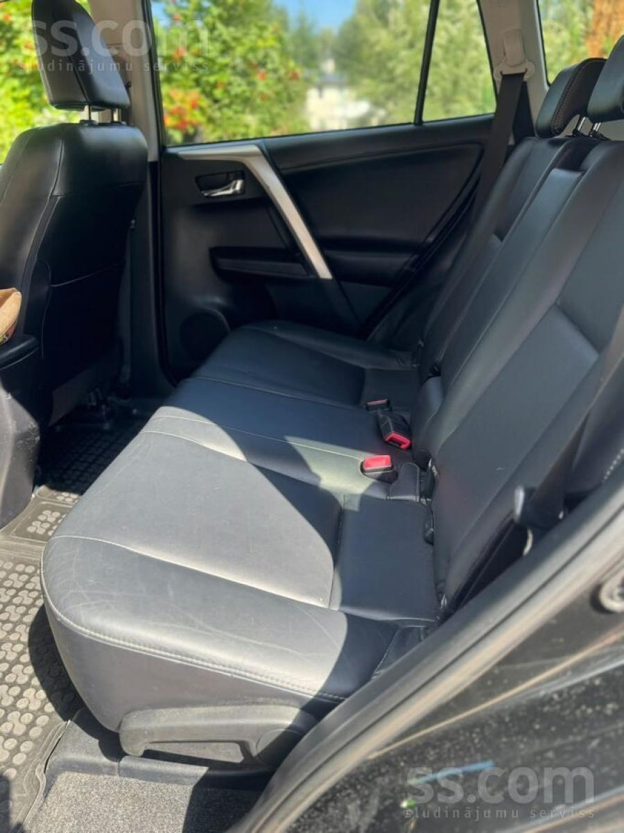 Melns Toyota RAV4 2014 Rīga, ar dzinēja tilpumu 2.20 L un nobraukumu 193 tūkst. km par 11500 €, foto 10 vietnē AUTOMOTO.COM.LV