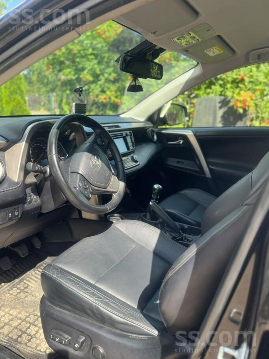 Melns Toyota RAV4 2014 Rīga, ar dzinēja tilpumu 2.20 L un nobraukumu 193 tūkst. km par 11500 €, foto 12 vietnē AUTOMOTO.COM.LV