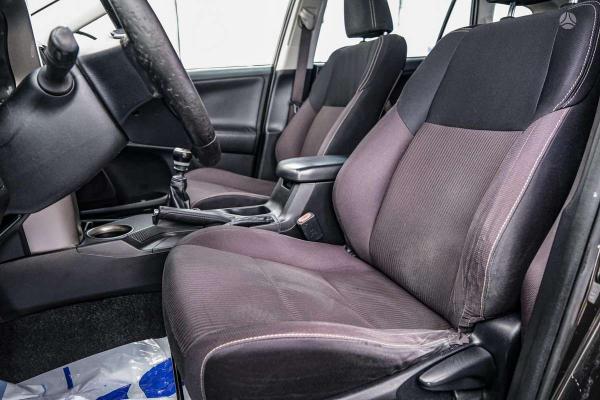 Melns Toyota RAV4 2014 Kauņa, ar dzinēja tilpumu 2.00 L un nobraukumu 254 tūkst. km par 11890 €, foto 6 vietnē AUTOMOTO.COM.LV
