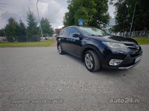 Black Toyota RAV4 2014 in Tallinn, with an engine capacity of 2.20 L and mileage of 165 thousand km for 14900 €, photo 3 on AUTOMOTO.COM.LV