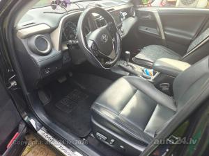 Black Toyota RAV4 2014 in Tallinn, with an engine capacity of 2.20 L and mileage of 165 thousand km for 14900 €, photo 6 on AUTOMOTO.COM.LV