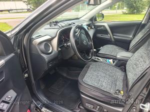 Black Toyota RAV4 2014 in Tallinn, with an engine capacity of 2.20 L and mileage of 165 thousand km for 14900 €, photo 7 on AUTOMOTO.COM.LV