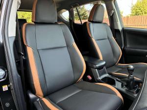 Black Toyota RAV4 2014 in Siauliai, with an engine capacity of 2.00 L and mileage of 249 thousand km for 10990 €, photo 14 on AUTOMOTO.COM.LV