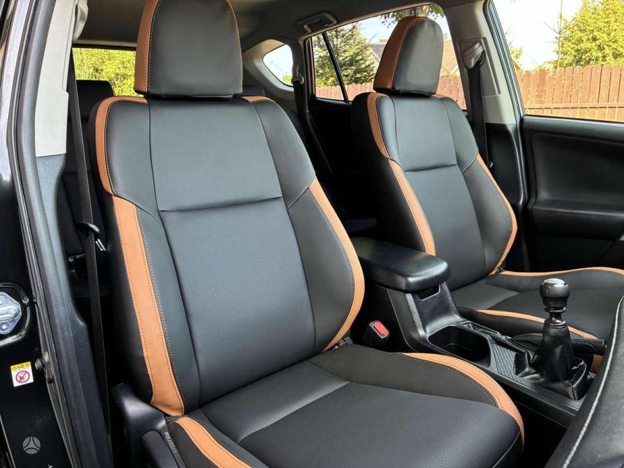 Black Toyota RAV4 2014 in Siauliai, with an engine capacity of 2.00 L and mileage of 249 thousand km for 10990 €, photo 14 on AUTOMOTO.COM.LV