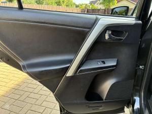 Black Toyota RAV4 2014 in Siauliai, with an engine capacity of 2.00 L and mileage of 249 thousand km for 10990 €, photo 23 on AUTOMOTO.COM.LV