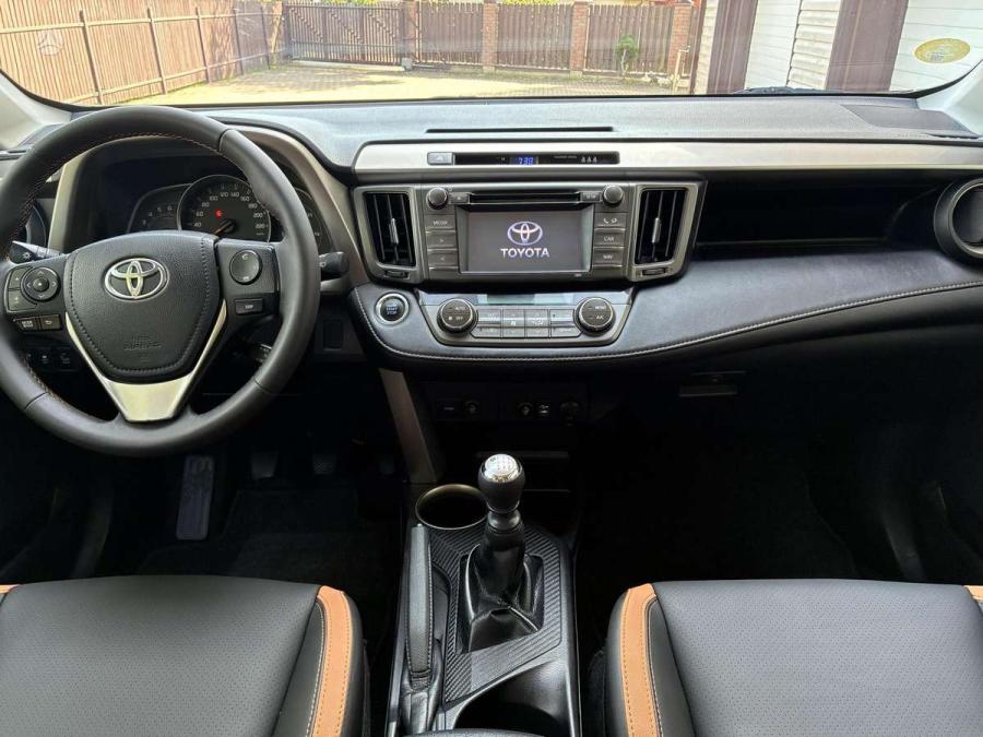 Black Toyota RAV4 2014 in Siauliai, with an engine capacity of 2.00 L and mileage of 249 thousand km for 10990 €, photo 24 on AUTOMOTO.COM.LV
