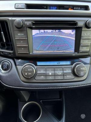 Black Toyota RAV4 2014 in Siauliai, with an engine capacity of 2.00 L and mileage of 249 thousand km for 10990 €, photo 25 on AUTOMOTO.COM.LV