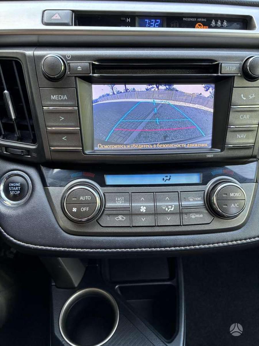 Black Toyota RAV4 2014 in Siauliai, with an engine capacity of 2.00 L and mileage of 249 thousand km for 10990 €, photo 25 on AUTOMOTO.COM.LV