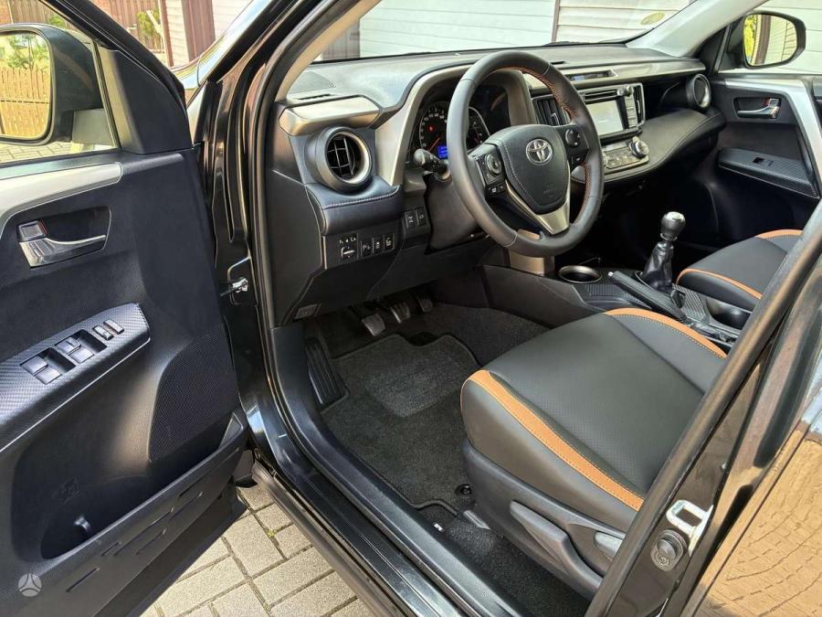 Black Toyota RAV4 2014 in Siauliai, with an engine capacity of 2.00 L and mileage of 249 thousand km for 10990 €, photo 27 on AUTOMOTO.COM.LV