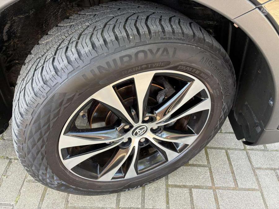 Black Toyota RAV4 2014 in Siauliai, with an engine capacity of 2.00 L and mileage of 249 thousand km for 10990 €, photo 34 on AUTOMOTO.COM.LV