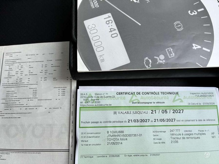 Black Toyota RAV4 2014 in Siauliai, with an engine capacity of 2.00 L and mileage of 249 thousand km for 10990 €, photo 35 on AUTOMOTO.COM.LV
