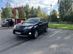 Черный Тойота РАВ 4 2014 в Рига, объемом двигателя 2.20 л и пробегом 216 тыс. км за 12150 €, фото 3 на AUTOMOTO.COM.LV