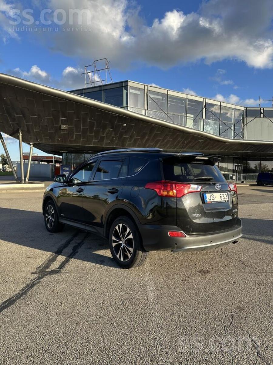 Melns Toyota RAV4 2014 Rīga, ar dzinēja tilpumu 2.00 L un nobraukumu 177 tūkst. km par 11500 €, foto 3 vietnē AUTOMOTO.COM.LV