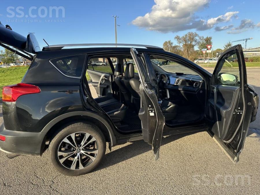 Melns Toyota RAV4 2014 Rīga, ar dzinēja tilpumu 2.00 L un nobraukumu 177 tūkst. km par 11500 €, foto 5 vietnē AUTOMOTO.COM.LV