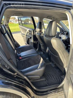 Melns Toyota RAV4 2014 Rīga, ar dzinēja tilpumu 2.00 L un nobraukumu 177 tūkst. km par 11500 €, foto 6 vietnē AUTOMOTO.COM.LV