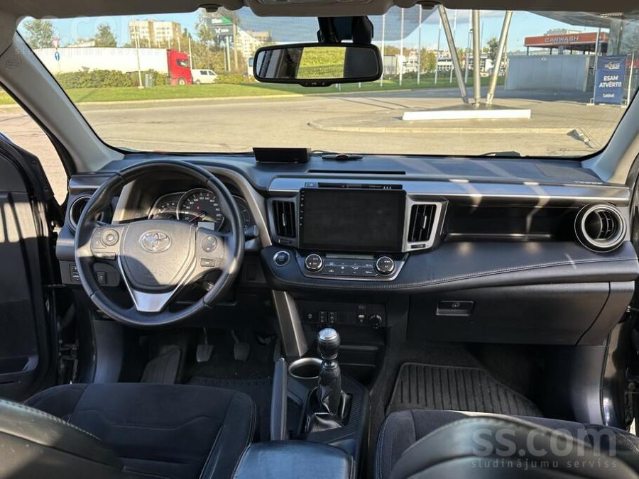 Melns Toyota RAV4 2014 Rīga, ar dzinēja tilpumu 2.00 L un nobraukumu 177 tūkst. km par 11500 €, foto 8 vietnē AUTOMOTO.COM.LV