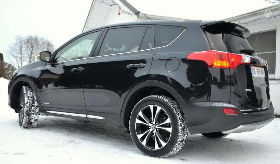 Melns Toyota RAV4 2015 Kauņa, ar dzinēja tilpumu 2.00 L un nobraukumu 230 tūkst. km par 11500 €, foto 4 vietnē AUTOMOTO.COM.LV