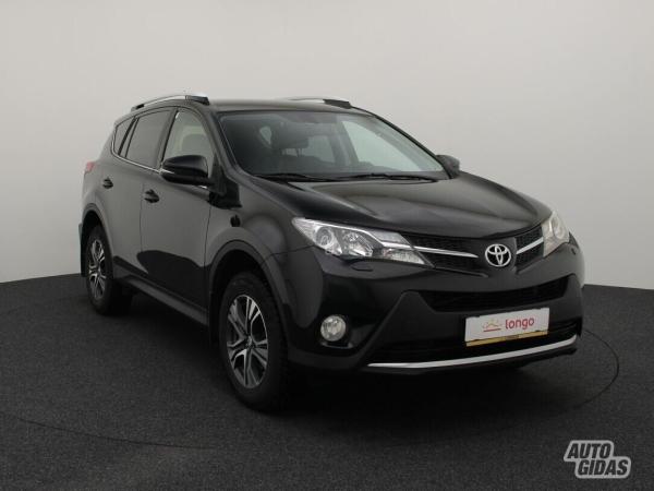 Black Toyota RAV4 2015 in Vilnius, with an engine capacity of 2.00 L and mileage of 181 thousand km for 13899 €, photo 10 on AUTOMOTO.COM.LV